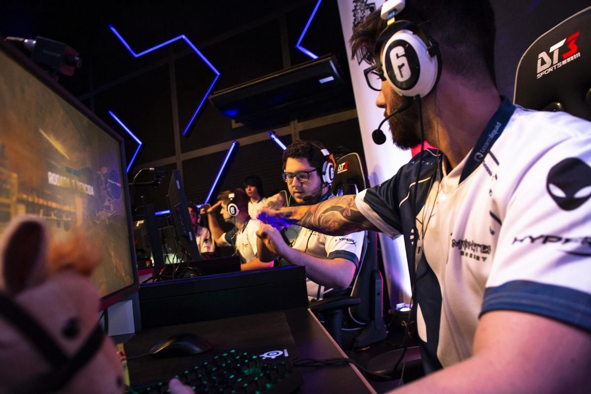 Mesmo com derrota, Team Liquid segue líder do Brasileirão de Rainbow ...