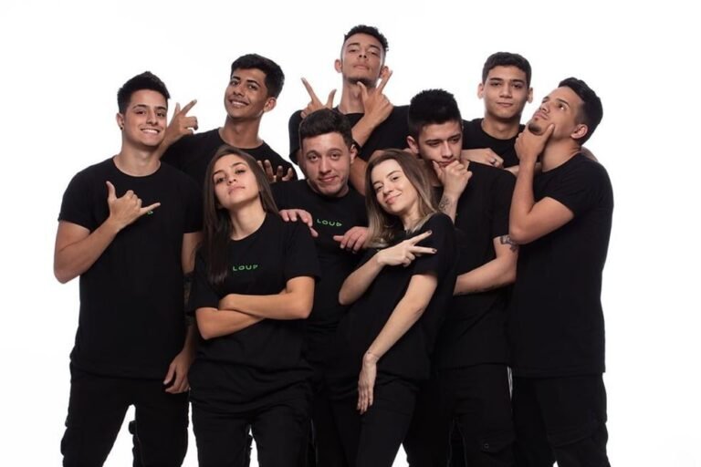 LOUD bate 1 bilhão de visualizações e passa a FaZe no YouTube