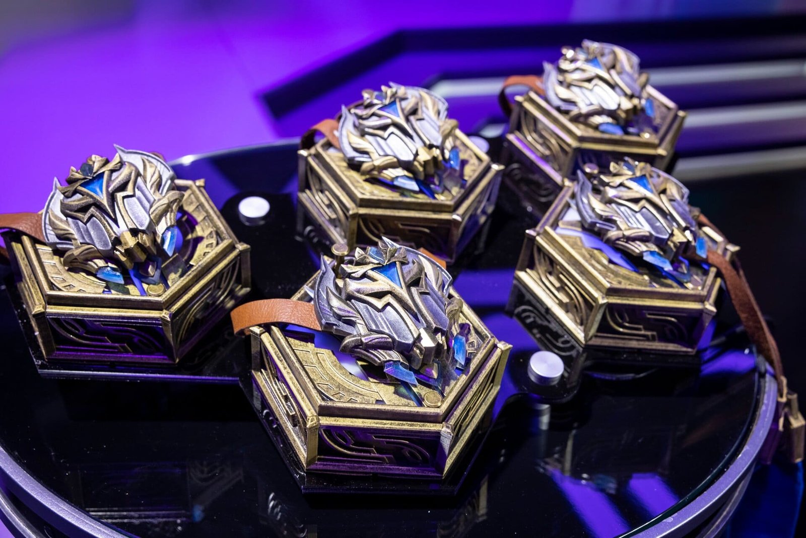 LoL: Riot envia medalhas a Tyler1 por chegar ao Desafiante em todas as ...