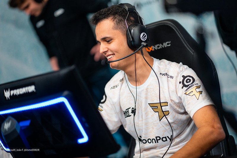 Six Major Jönköping: w7m e Liquid decidirão vaga na final