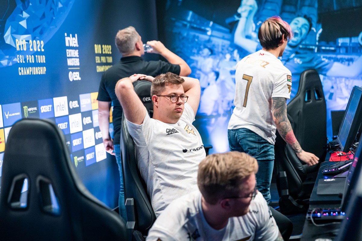 "A responsabilidade é minha", diz karrigan após eliminação no IEM Rio Major